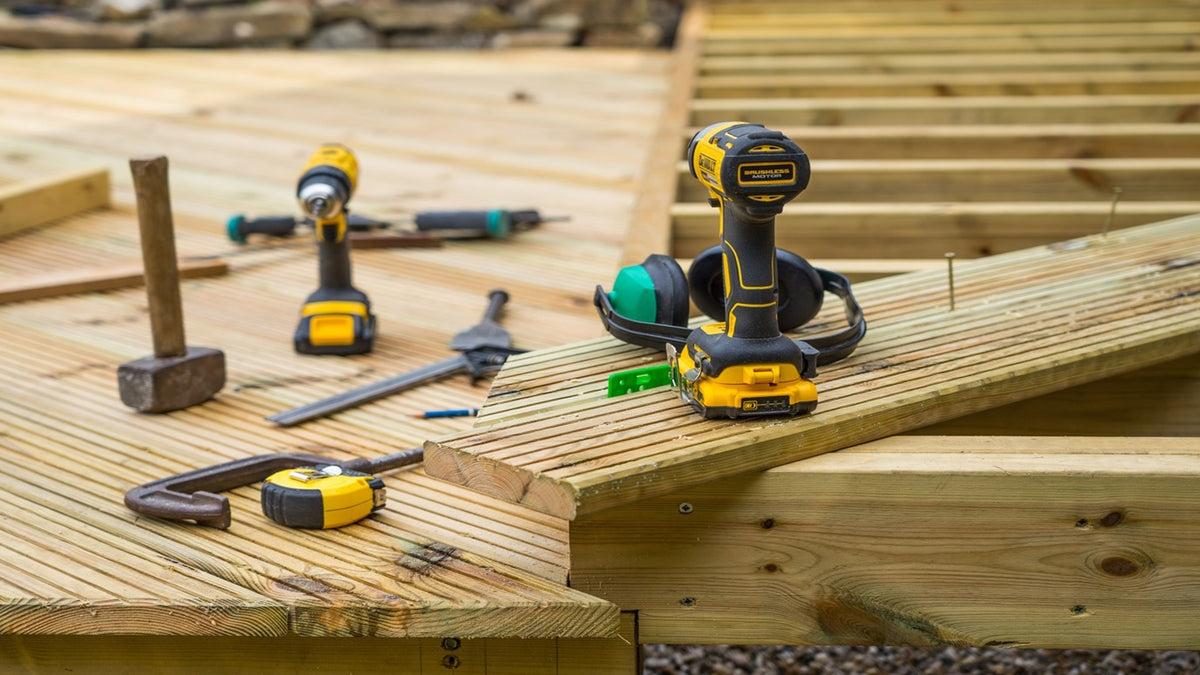 Choosing the Best Decking Materials for Your DIY Project – The Ultimate ...
