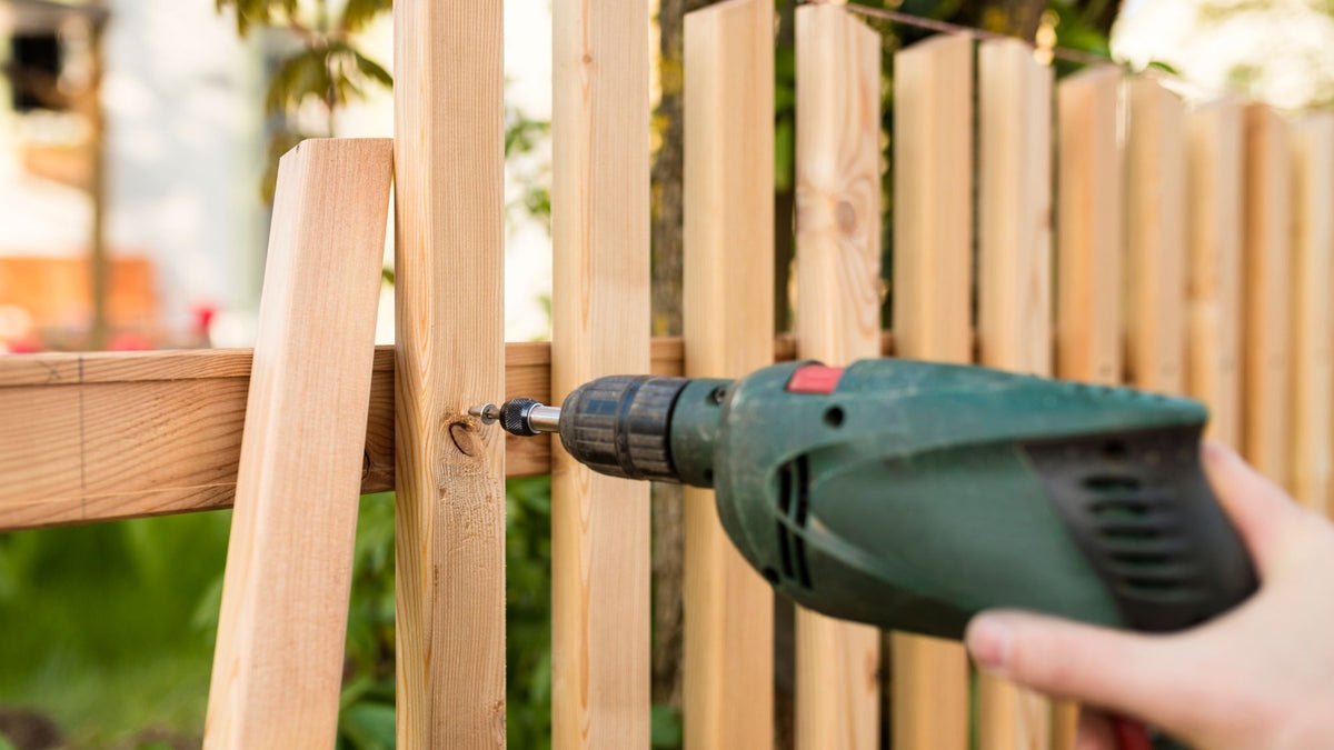 DIY Fence Building Basics – The Ultimate Deck Shop