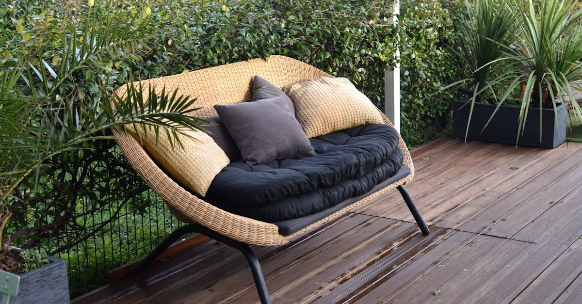 Deck Building for Tight Spaces: Pro Tools and Lighting Tips for Small ...