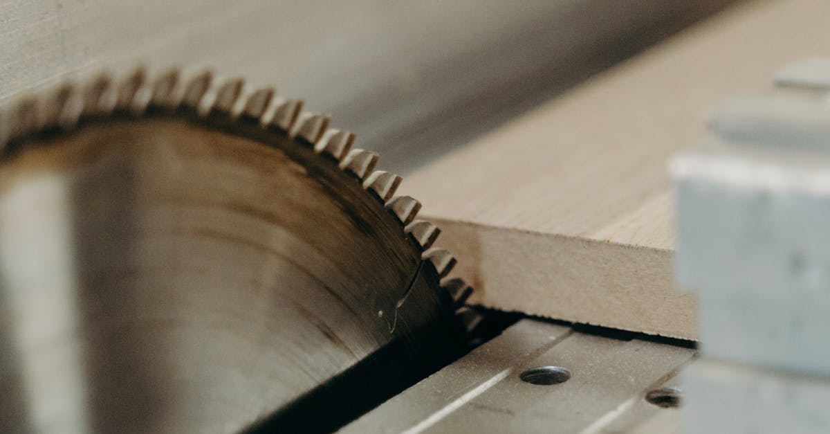 Choosing the Best Saw Blades for Composite and PVC Decking: Clean, Acc ...